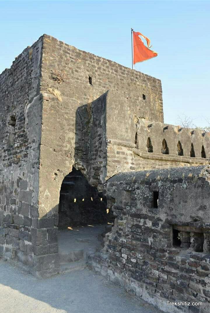Chakan Fort - Photo book
