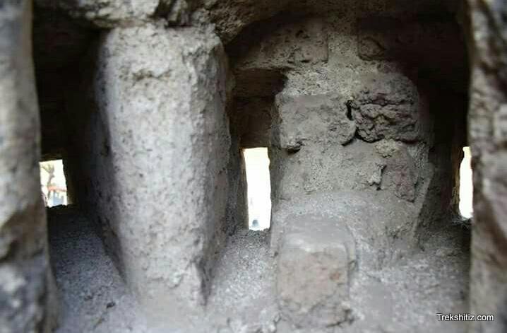 Chakan Fort - Photo book