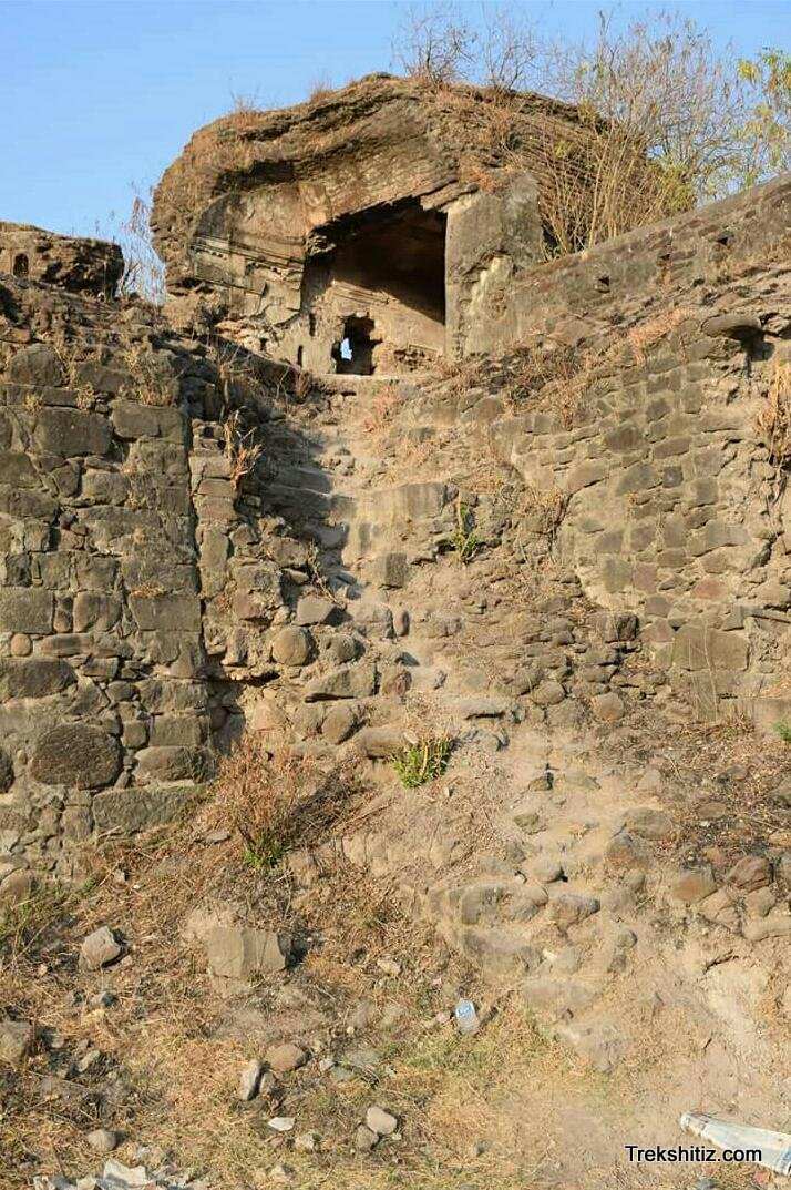 Chakan Fort - Photo book
